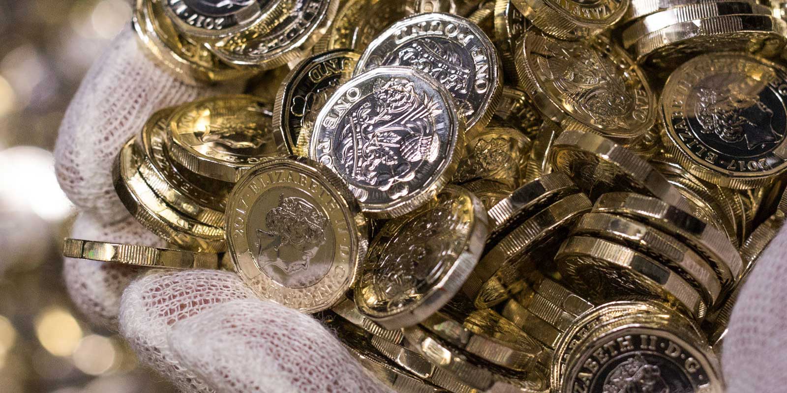 Counterfeit £1 coins | The Royal Mint